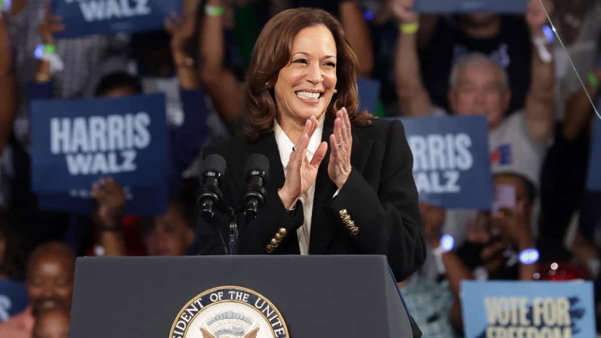 Kamala Harris lidera entre votantes latinos en estados clave, superando ...